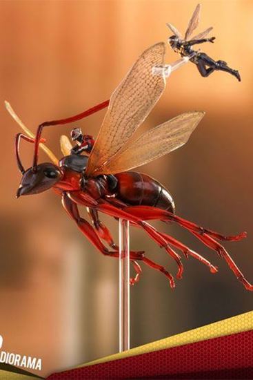 Ant-Man & The Wasp Diorama MMS Compact Series Ant-Man on Flying Ant and ...