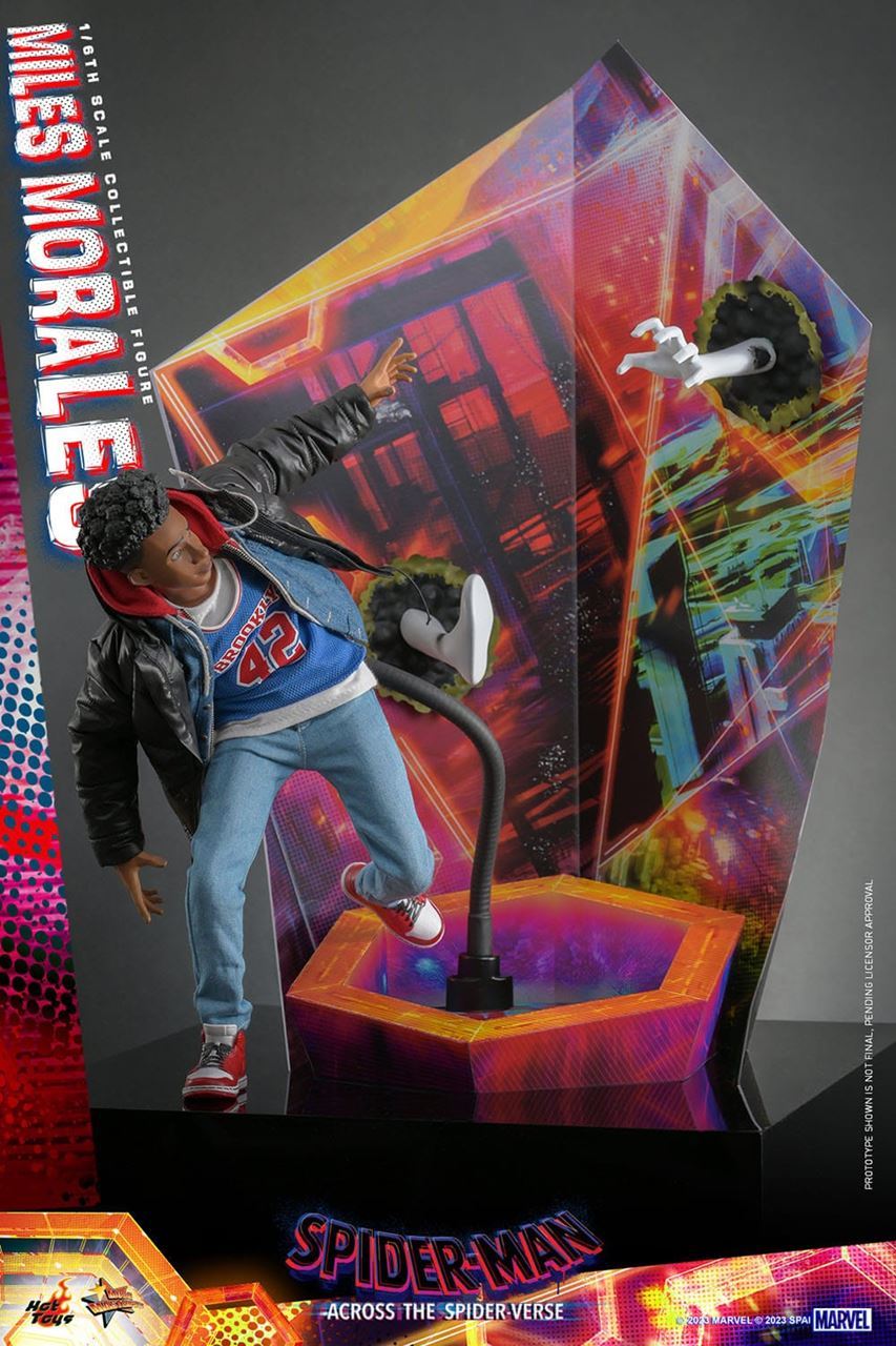 Figura Miles Morales Spider Man Cruzando El Multiverso Escala Hot Hot